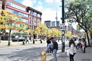 Balade dans Toronto la plus grande ville du Canada